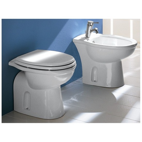 Sanitari a terra wc e bidet con scarico a pavimento o a parete